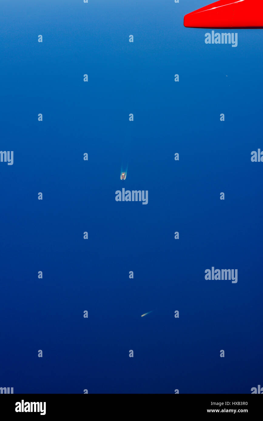 Transport vessel passenger airplane flies hi-res stock photography and ...