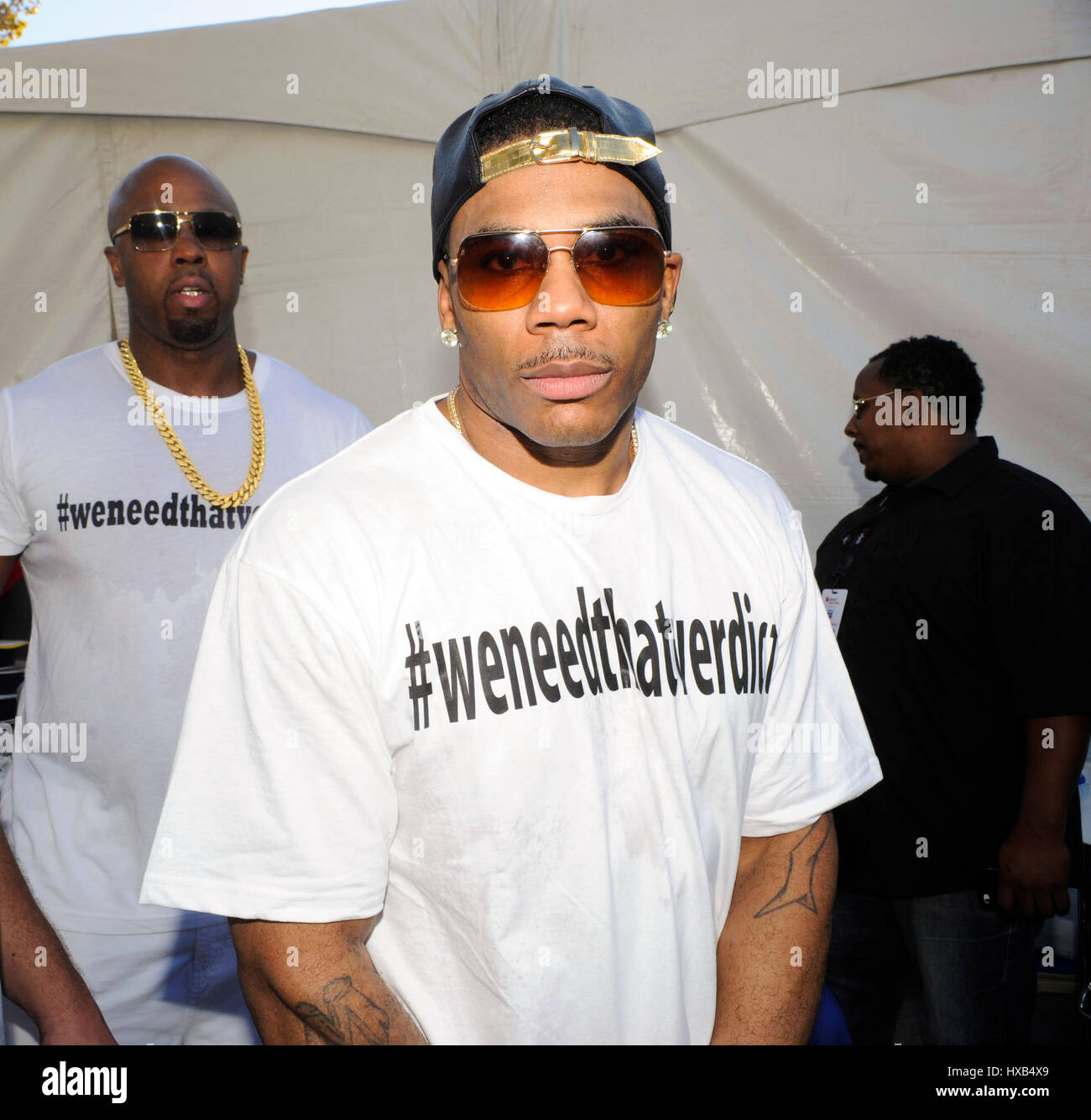 Rapper nelly backstage during univision hi-res stock photography and ...