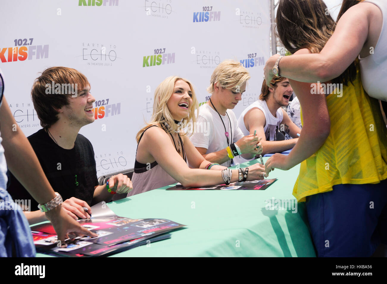 Ross Lynch Signing Autographs