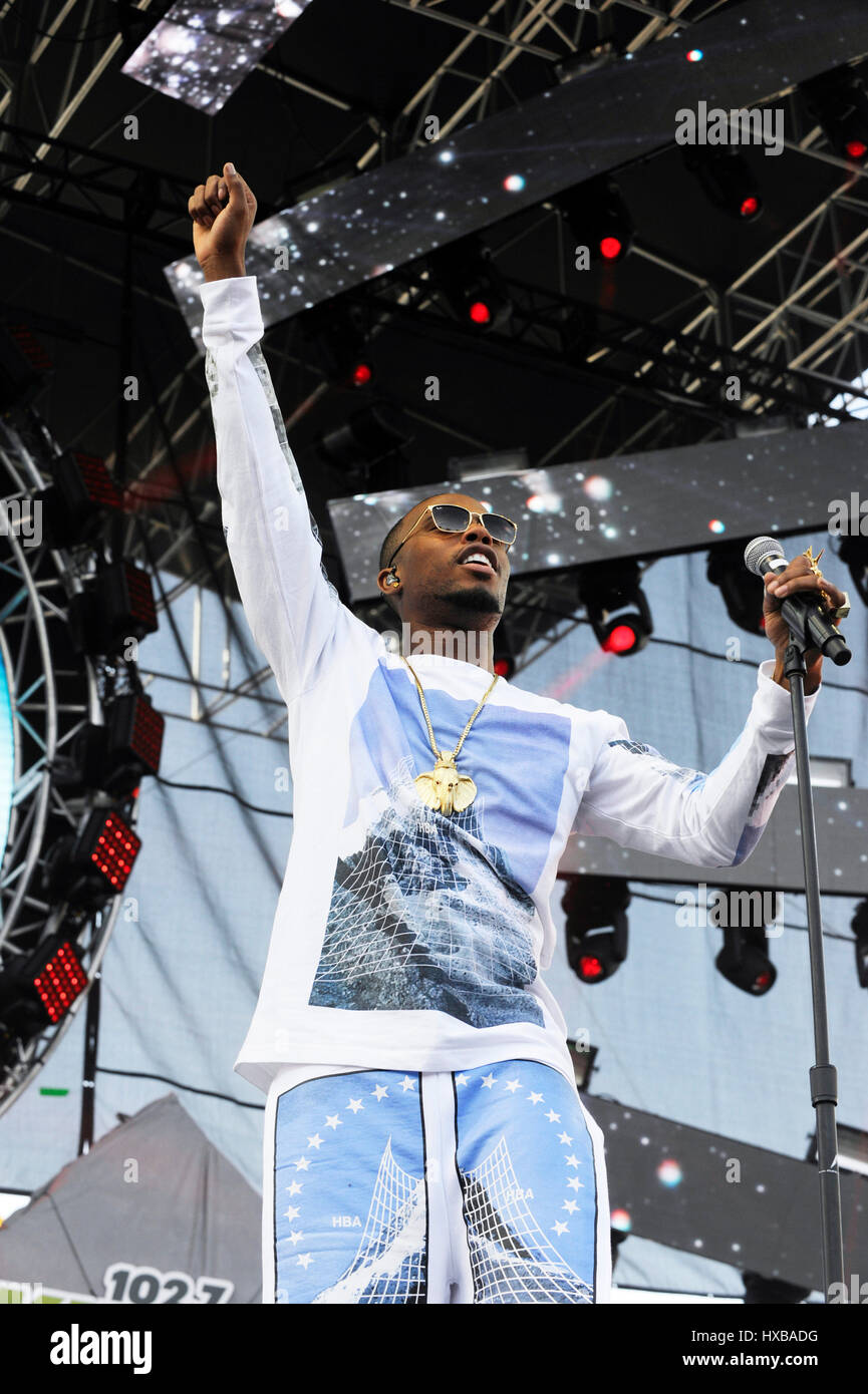 Rapper Bobby Ray Simmons, Jr. aka B.O.B performs onstage during 102.7 ...