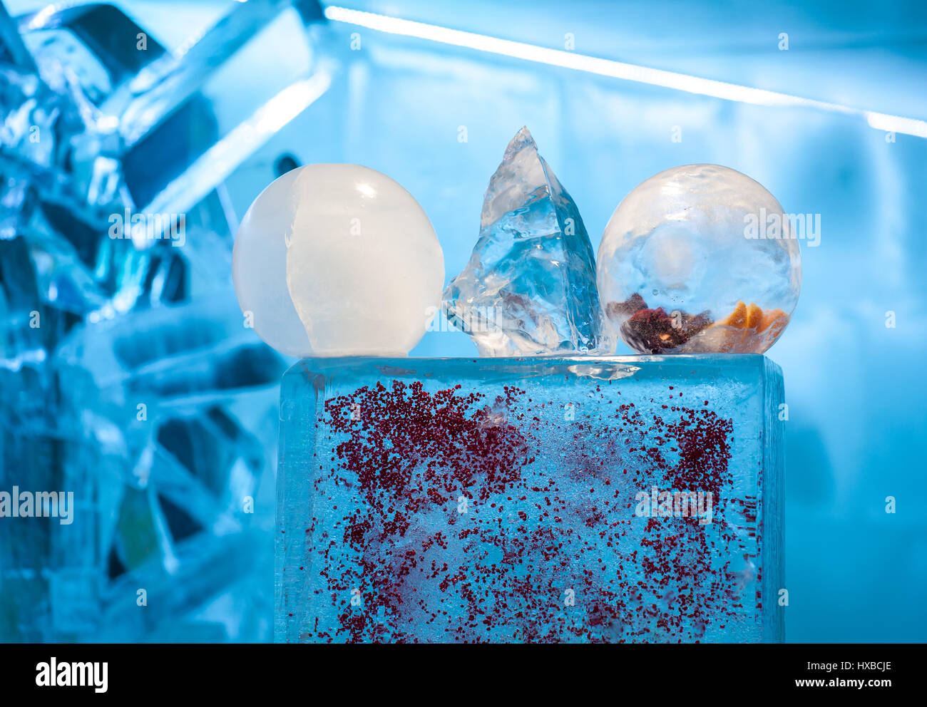 Ice sculpt hi-res stock photography and images - Alamy