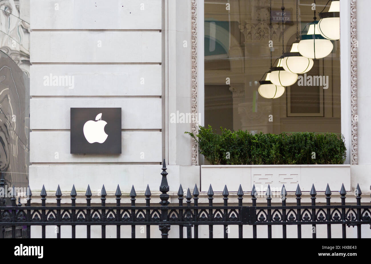 Apple store birmingham hi-res stock photography and images - Alamy