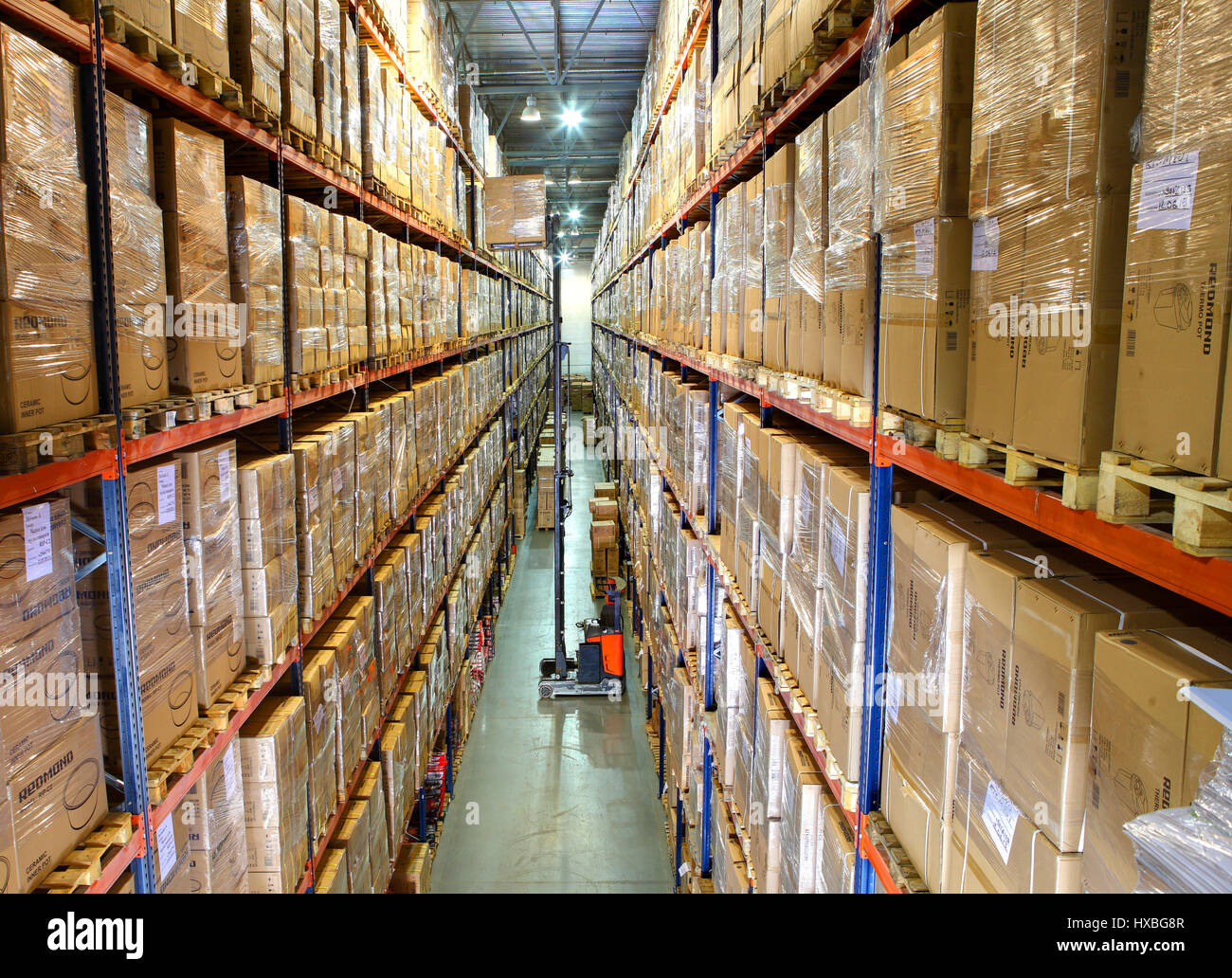 Warehouse storage racks boxes goods hi-res stock photography and images ...