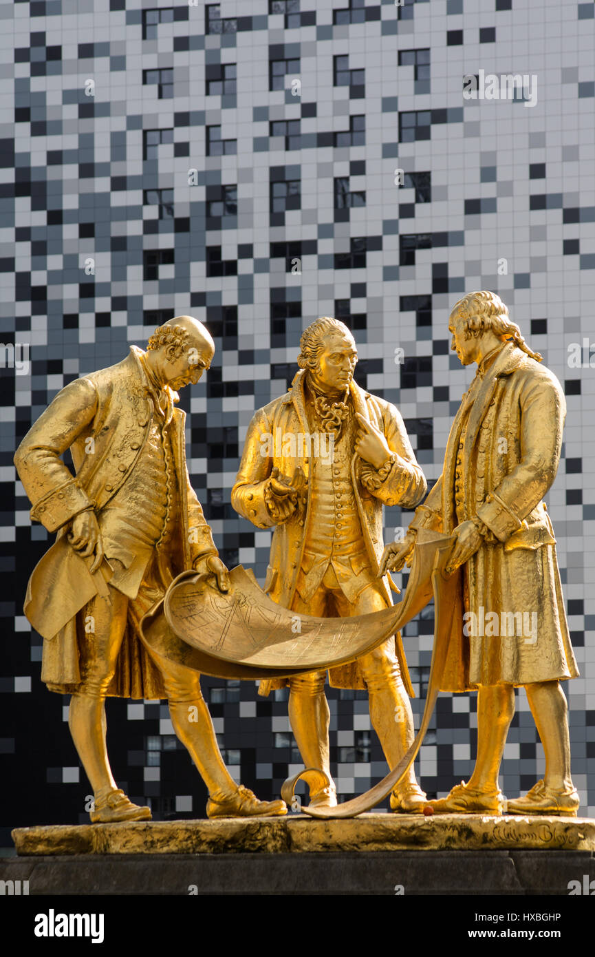 Golden boys birmingham statue hi-res stock photography and images - Alamy