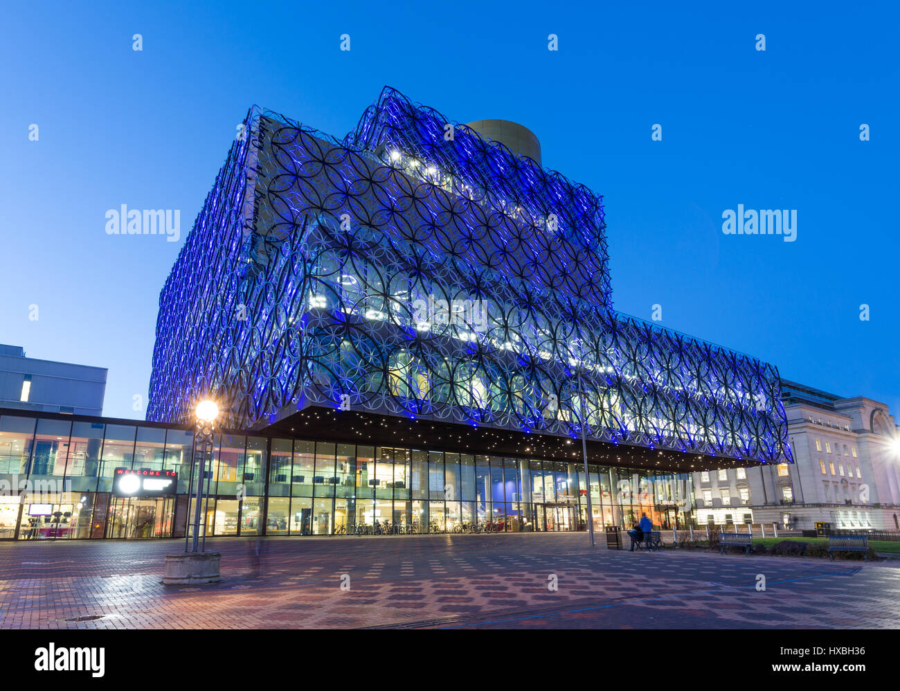 Birmingham library night hi-res stock photography and images - Alamy