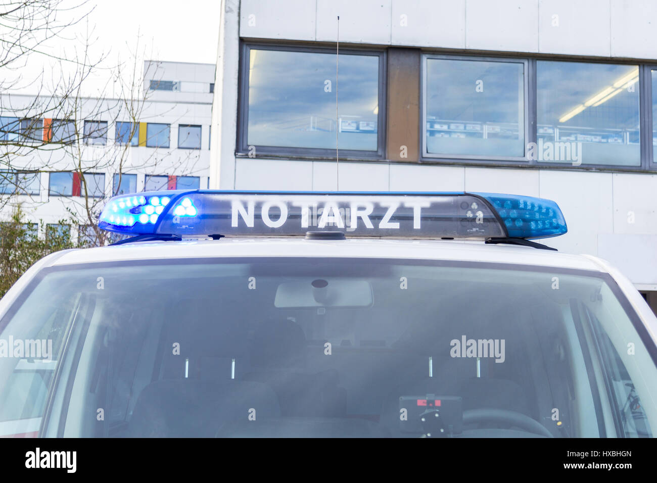 Emergency doctor use hi-res stock photography and images - Alamy