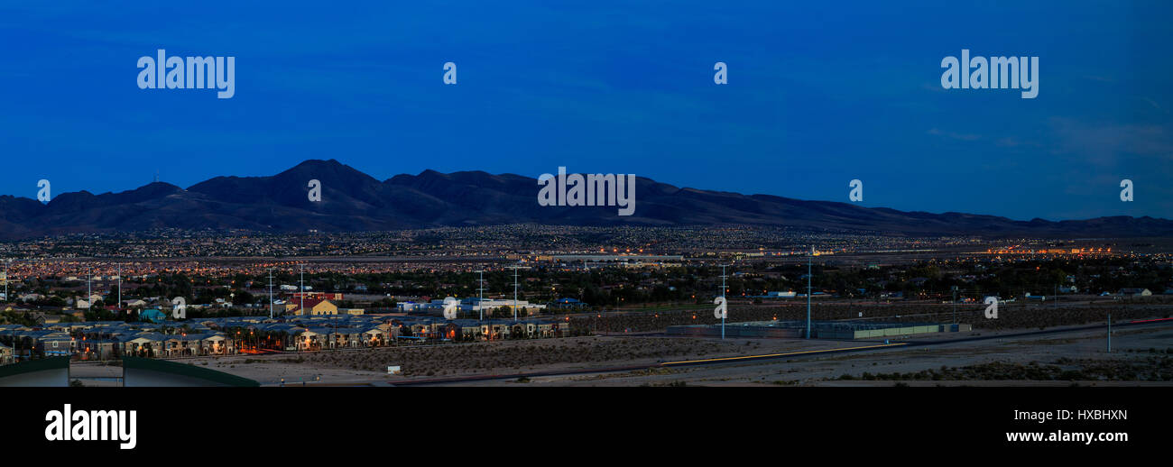 Las Vegas mountain range outside the strip Stock Photo - Alamy