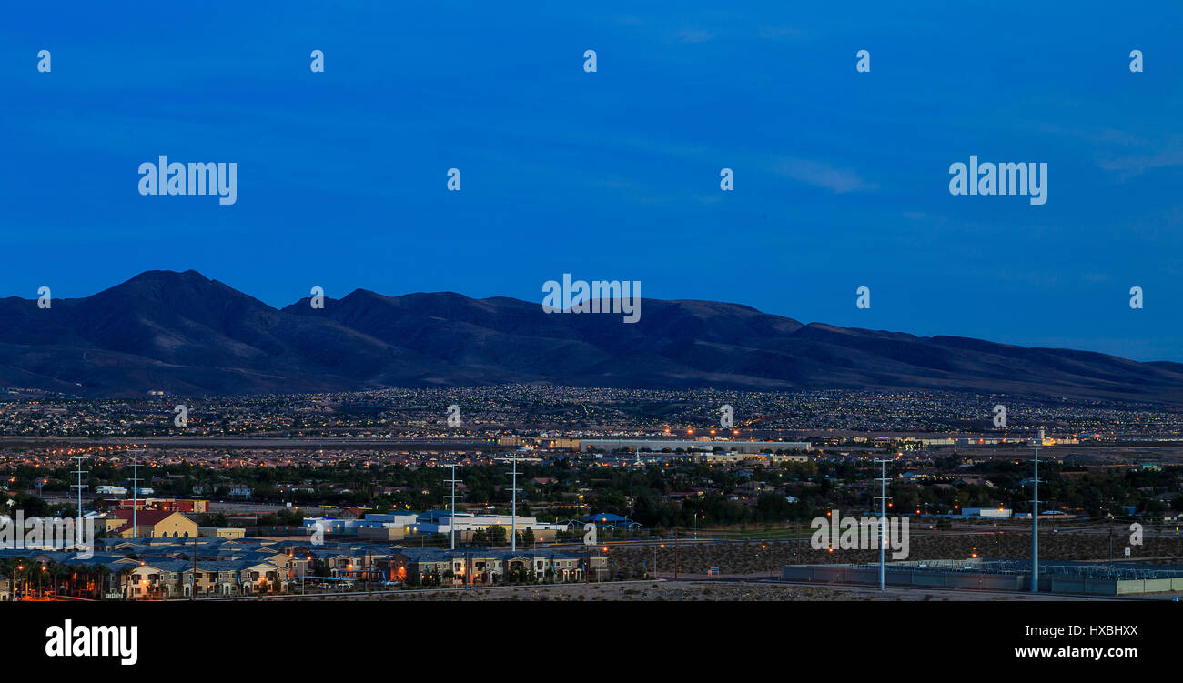 Las Vegas mountain range outside the strip Stock Photo - Alamy