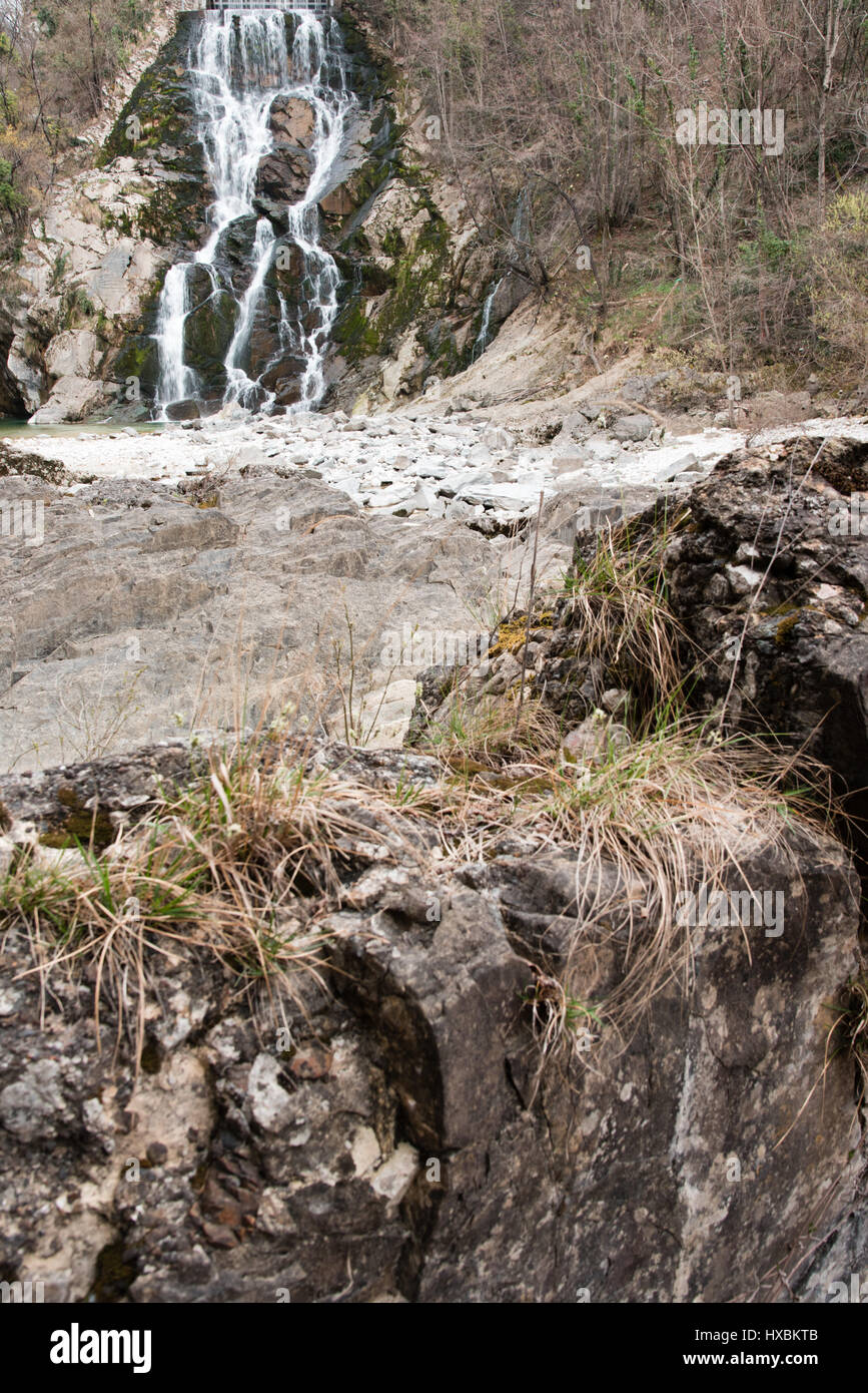 Emerald water and waterfalls Stock Photo - Alamy