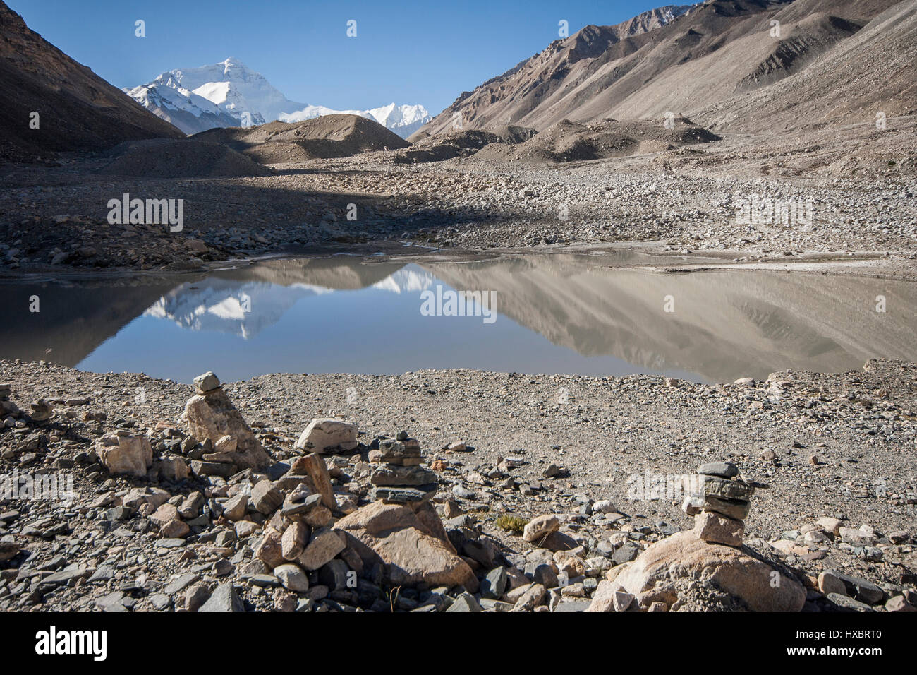 Rongbuk everest hi-res stock photography and images - Alamy