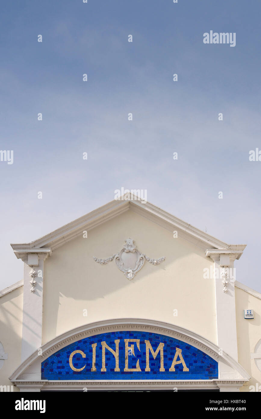 Art deco cinema building hi-res stock photography and images - Alamy