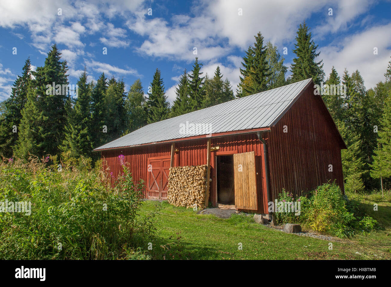 Red black barn hi-res stock photography and images - Alamy