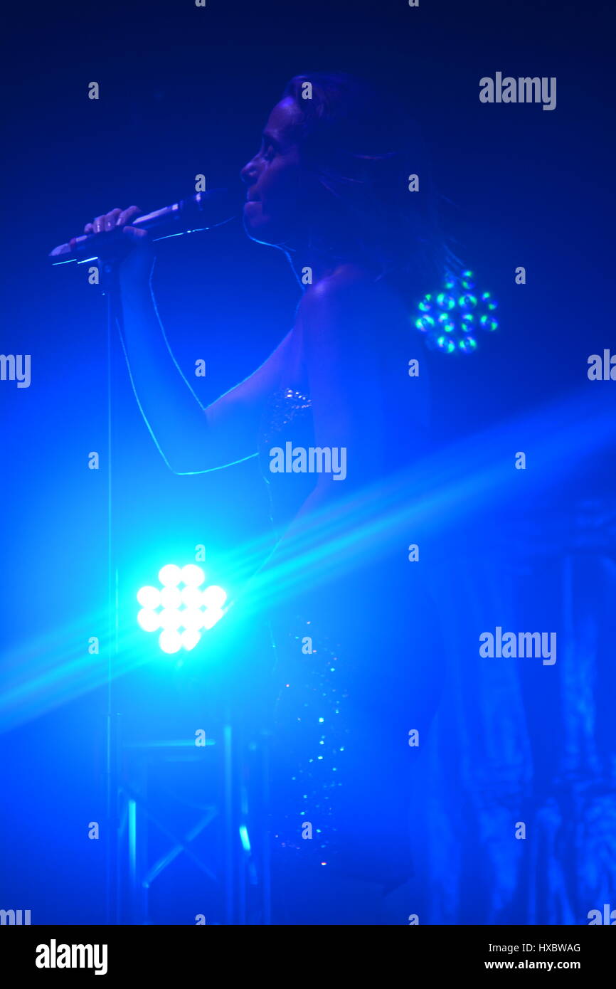 Andrea martin singer hi-res stock photography and images - Alamy