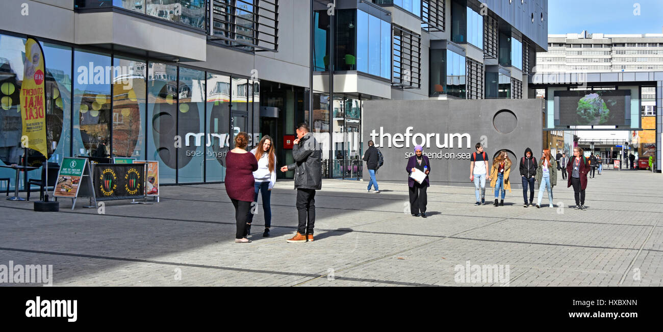 South essex college campus building hi-res stock photography and images ...