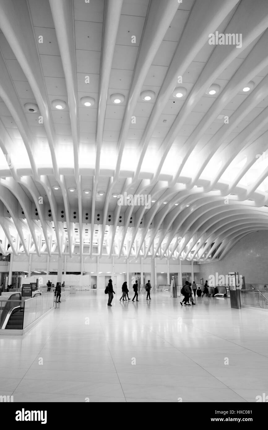 Commuters escalators hi-res stock photography and images - Alamy