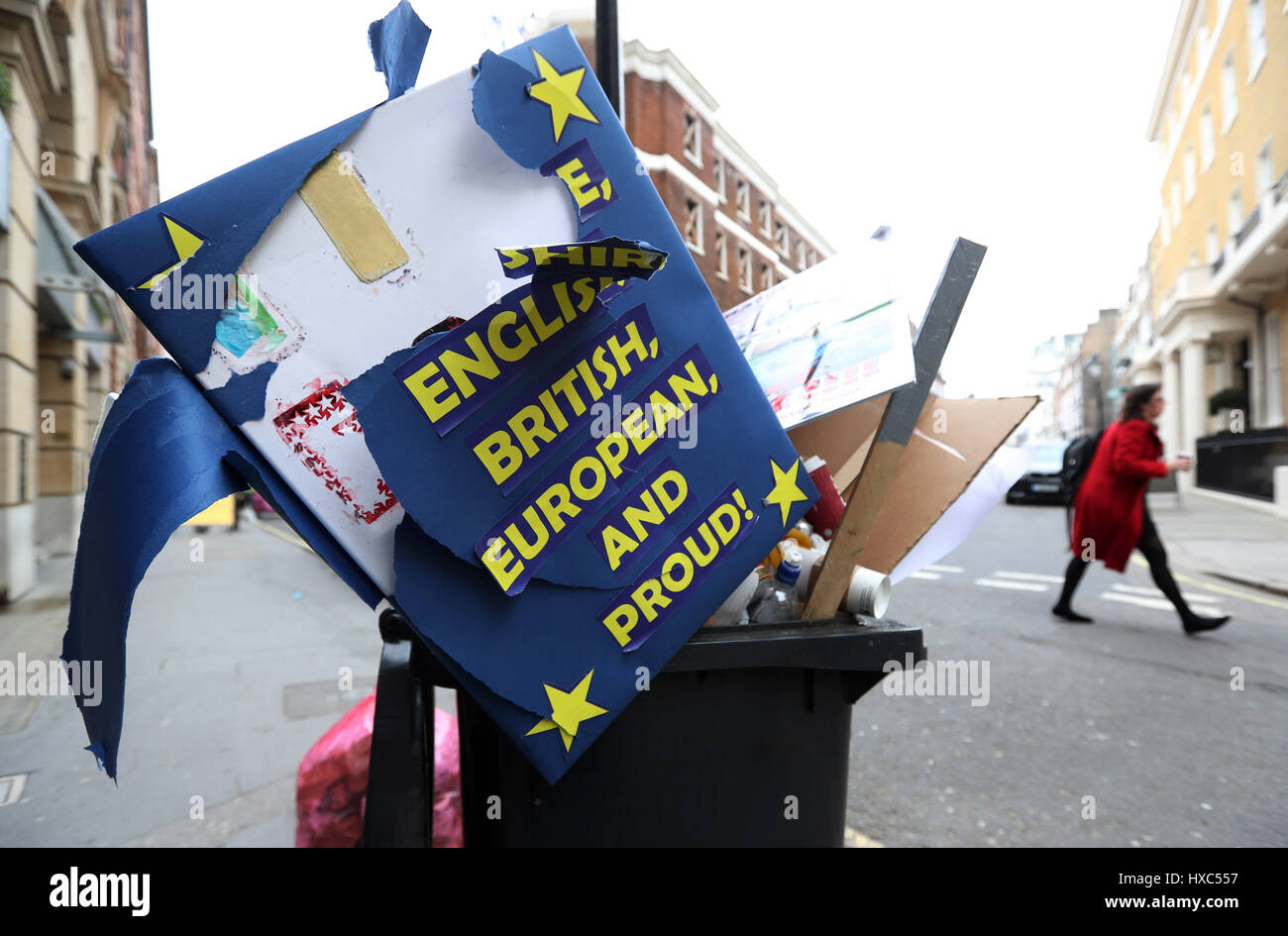 Waste bin on queen annes gate hi-res stock photography and images - Alamy