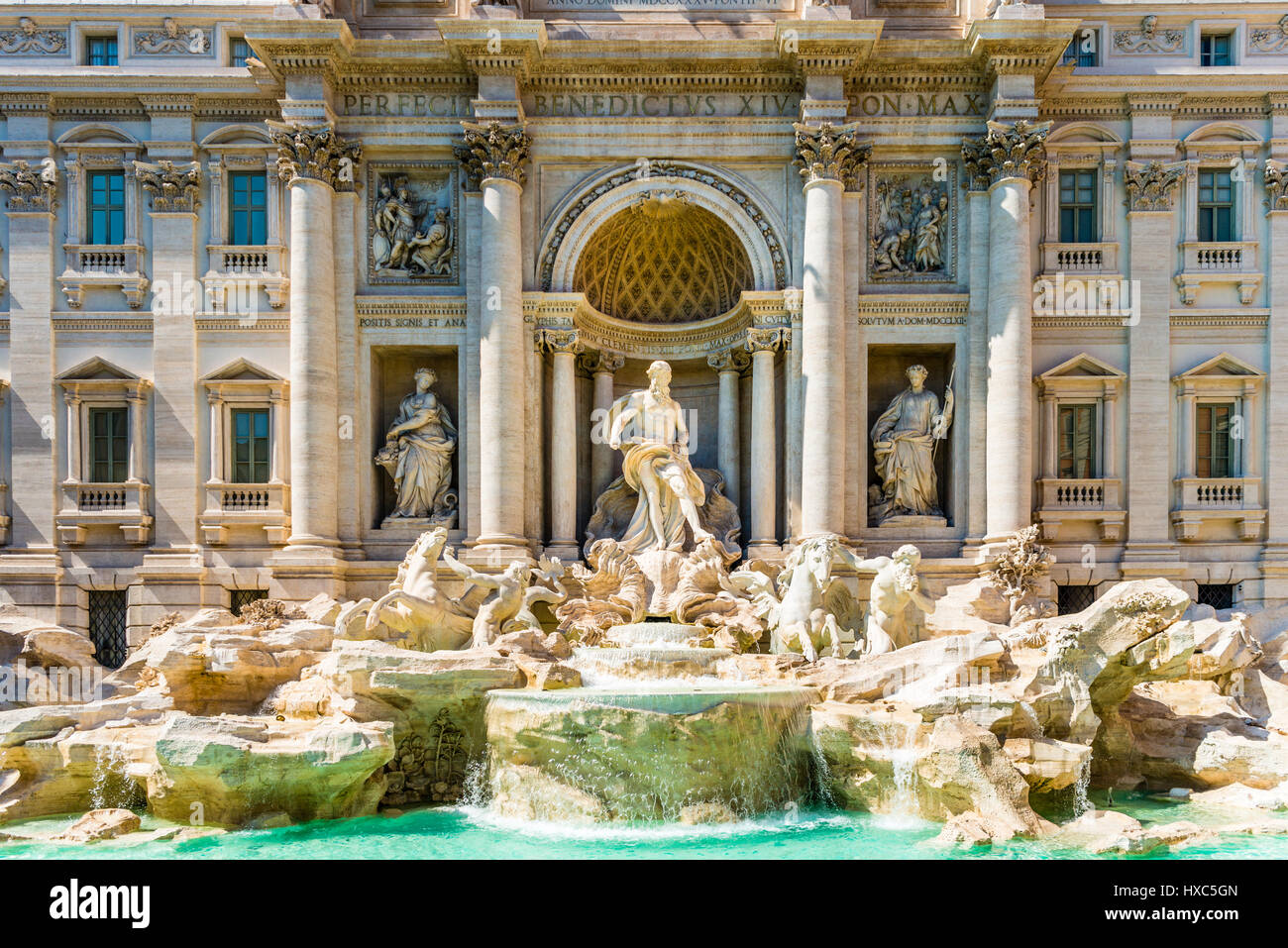 Fountain di trevi landmark rome hi-res stock photography and images - Alamy