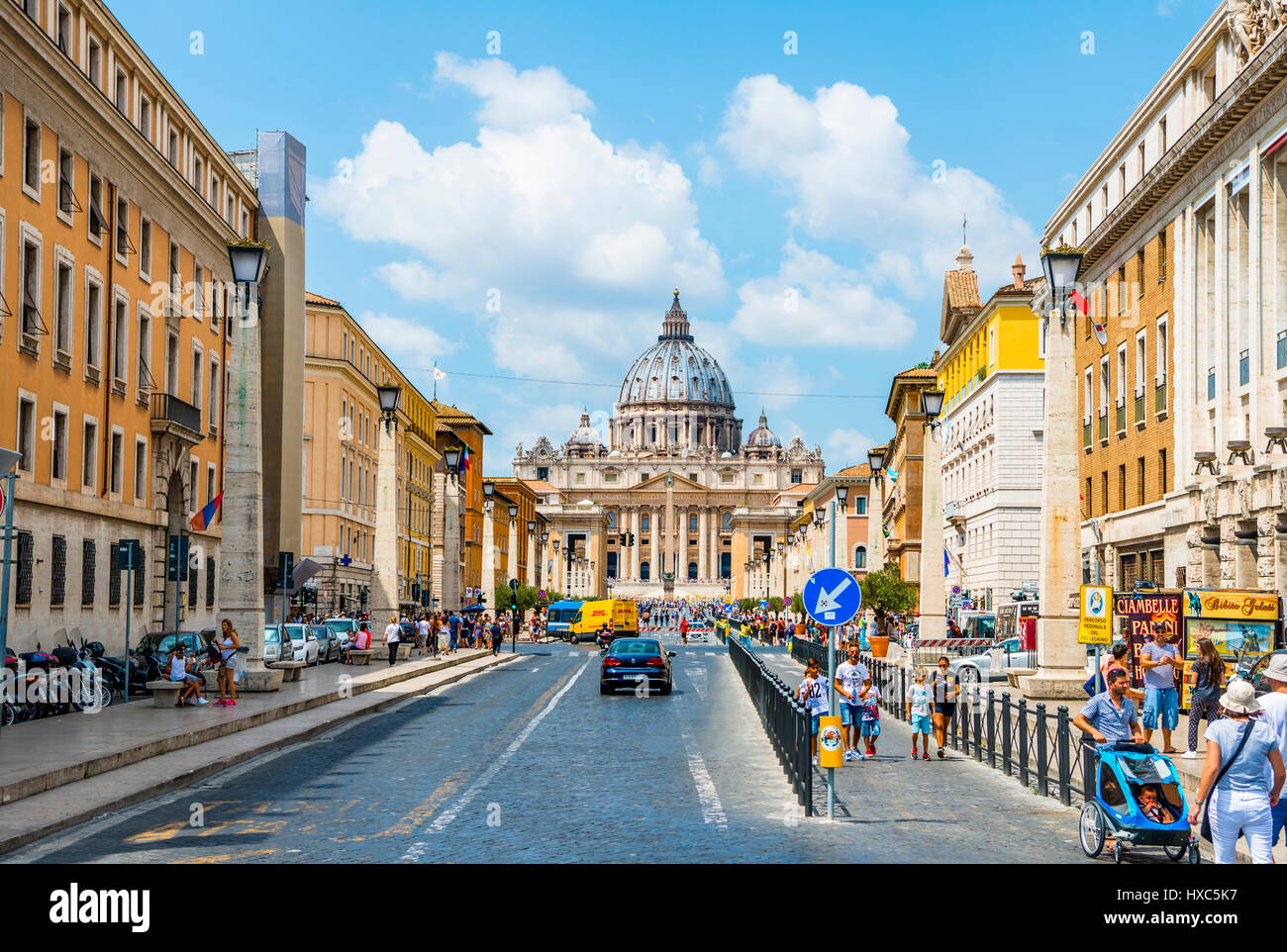 Via della Conciliazione, road to St. Peter's Basilica and St. Peter's ...