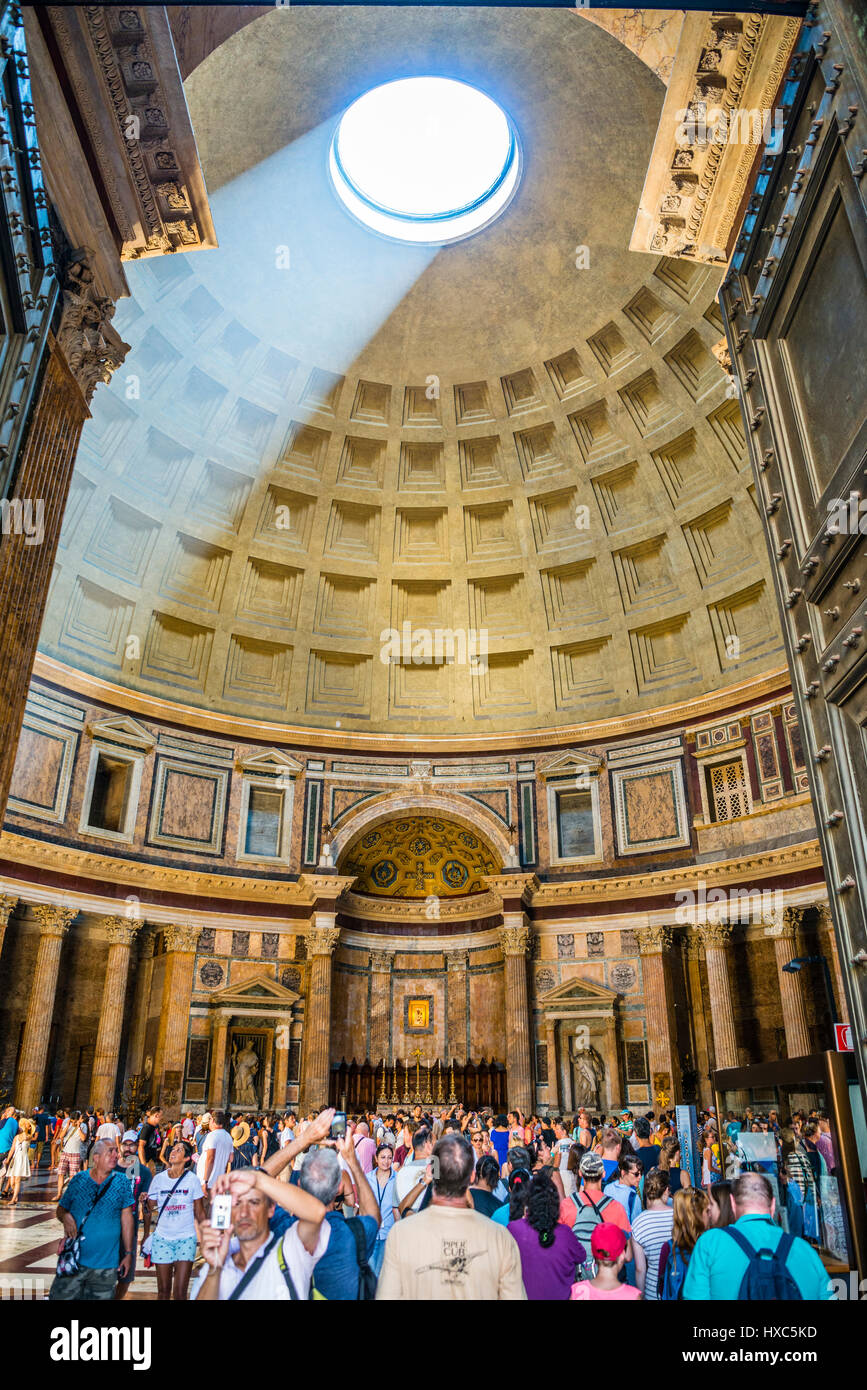 Dome of the Pantheon, Interior, Roman temple of emperor Trajan, Roman ...