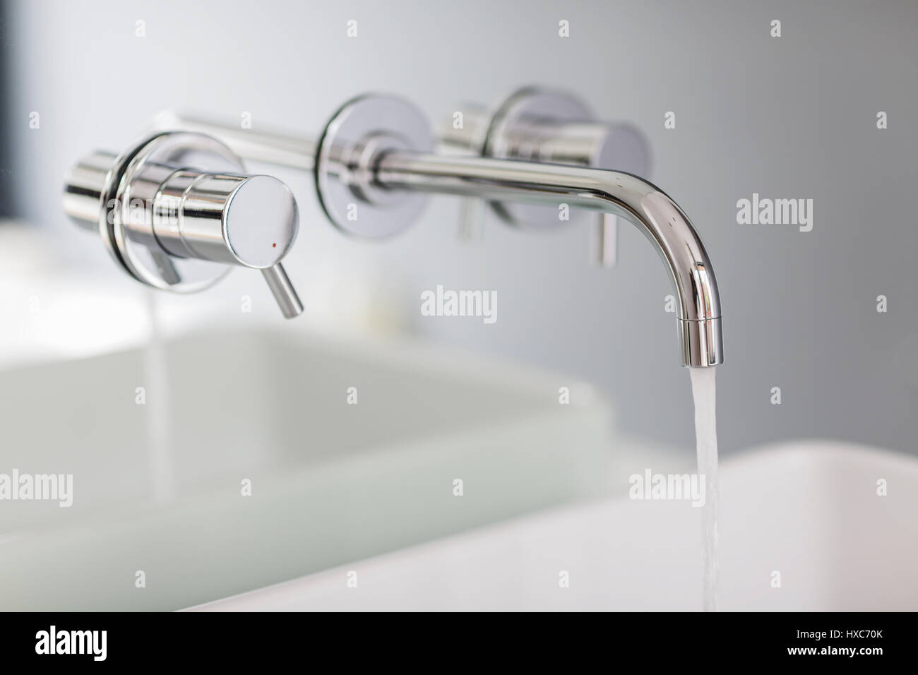 Faucet running water hi-res stock photography and images - Alamy