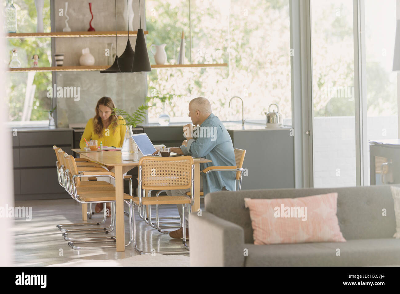 E dining room table hi-res stock photography and images - Alamy