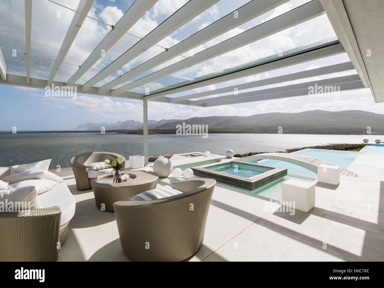 Infinity ocean view hi-res stock photography and images - Alamy