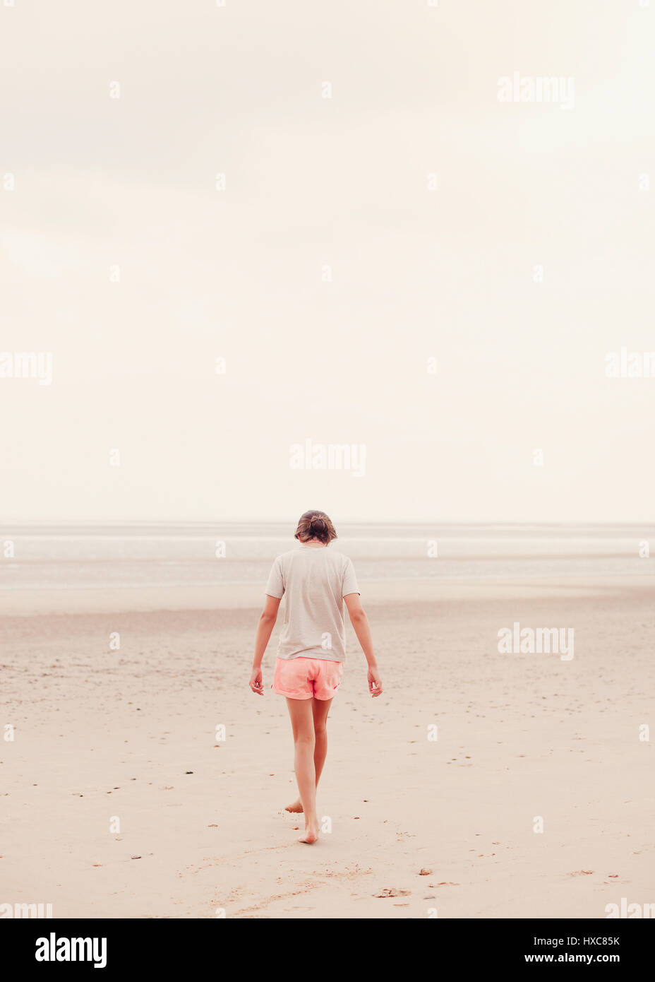 Walking the sand hi-res stock photography and images - Alamy