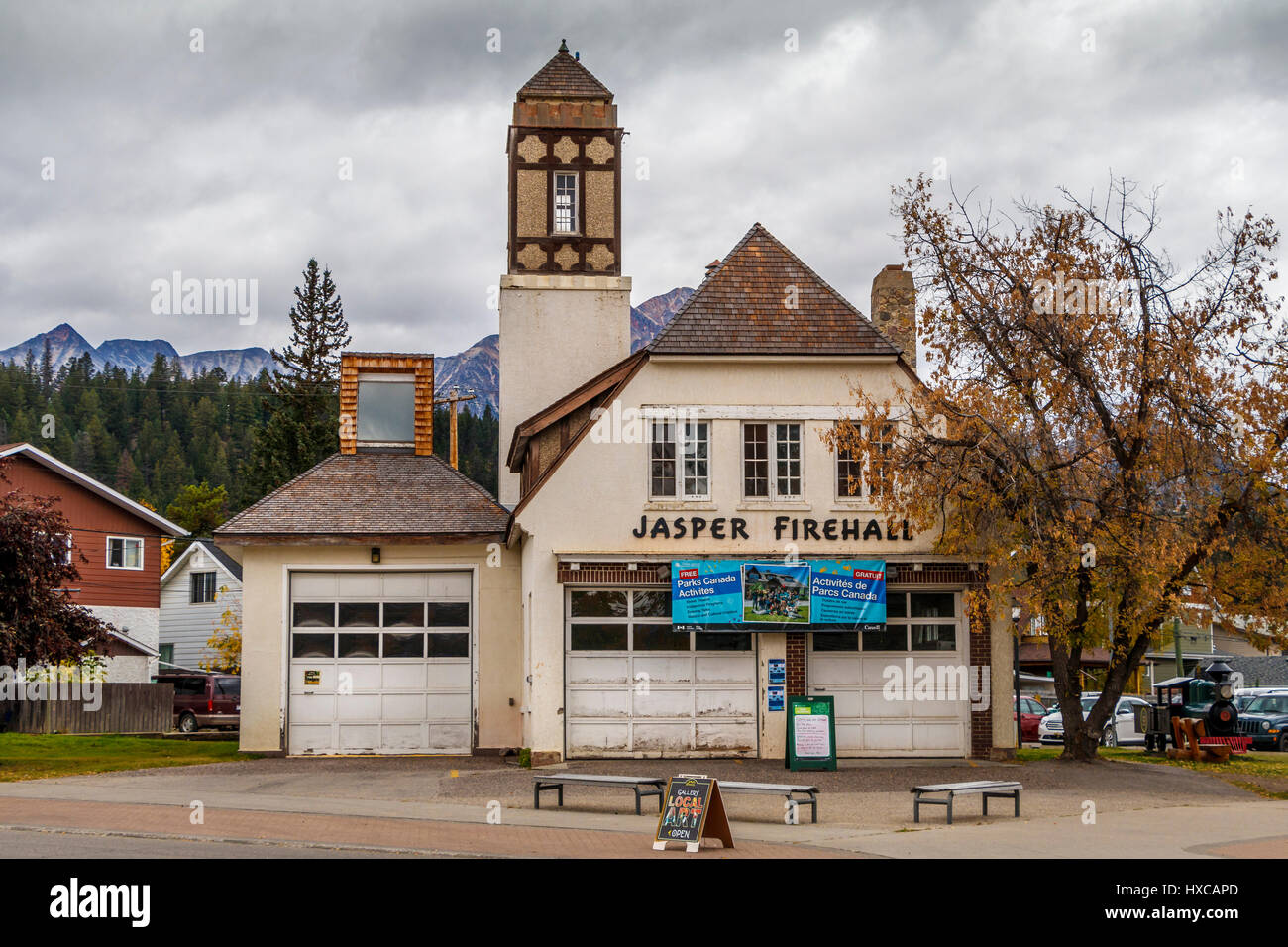 Main street jasper alberta hi-res stock photography and images - Alamy