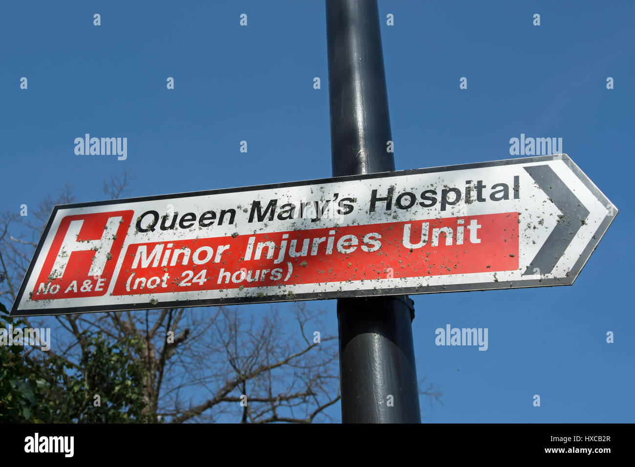 minor injuries unit sign outside queen mary's hospital, roehampton ...