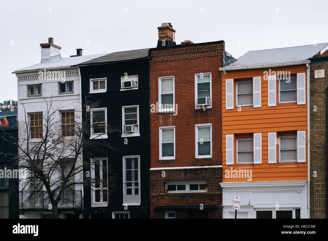 Baltimore row homes brick hi-res stock photography and images - Alamy
