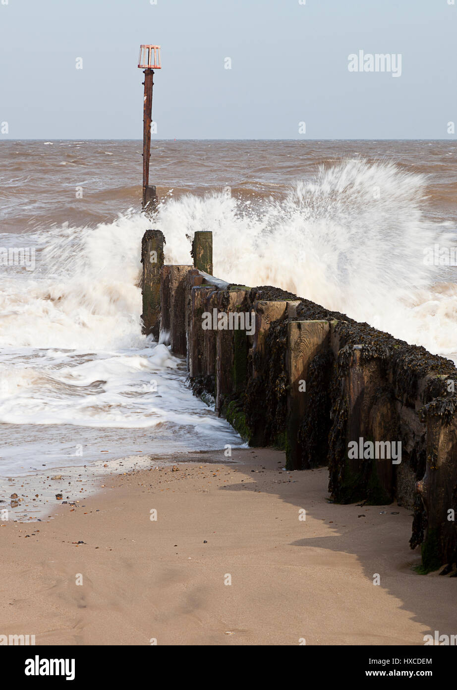 Spring tide waves uk hi-res stock photography and images - Alamy