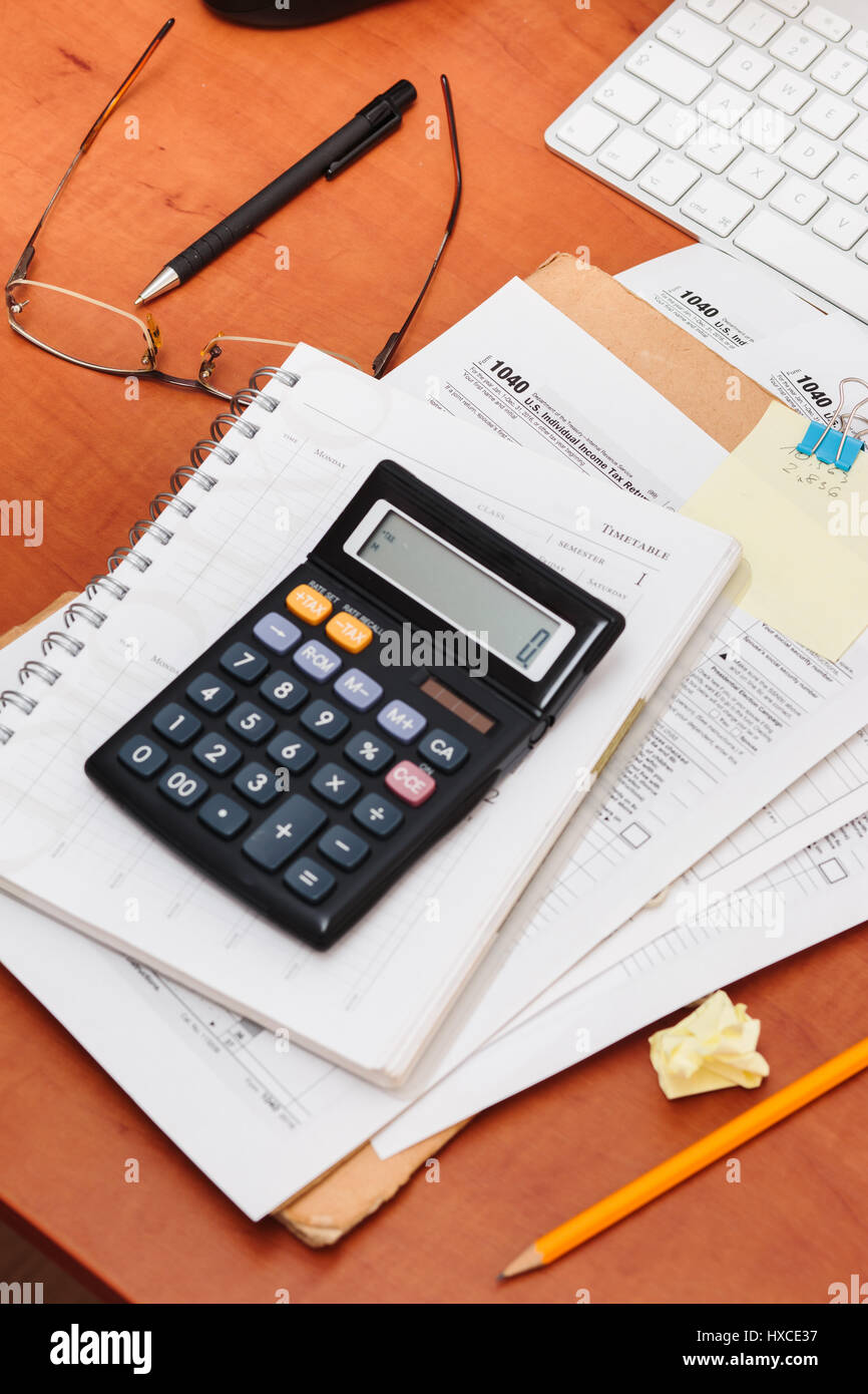 Time to fill individual income tax return form Stock Photo - Alamy
