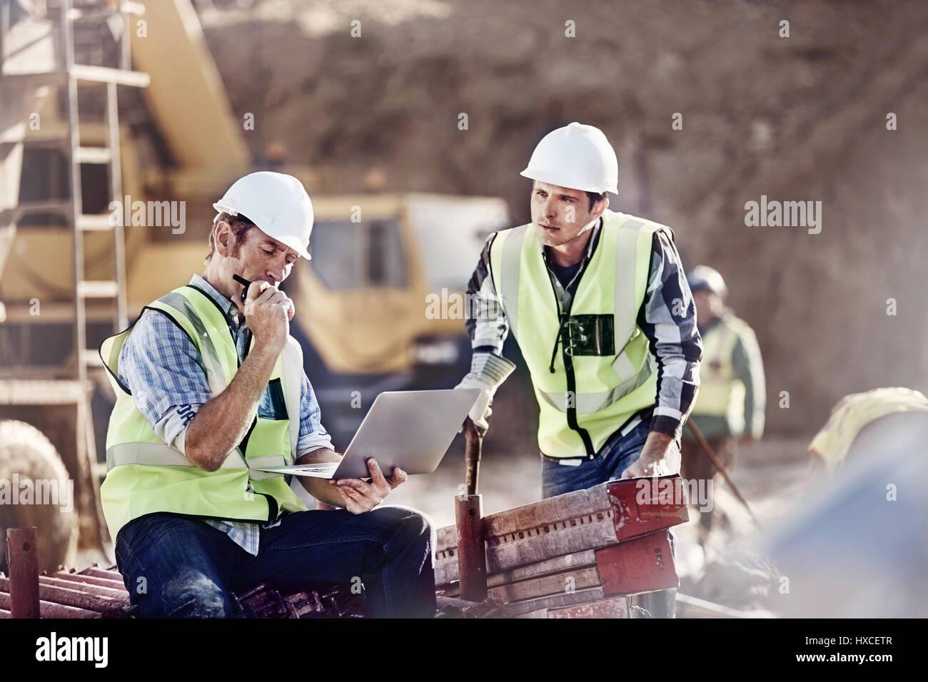 Laptop collaboration hi-res stock photography and images - Alamy