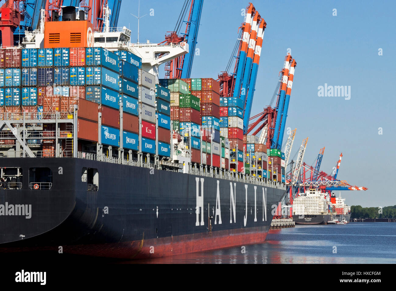 Container ships in the container terminal quay Burchard in the Hamburg ...