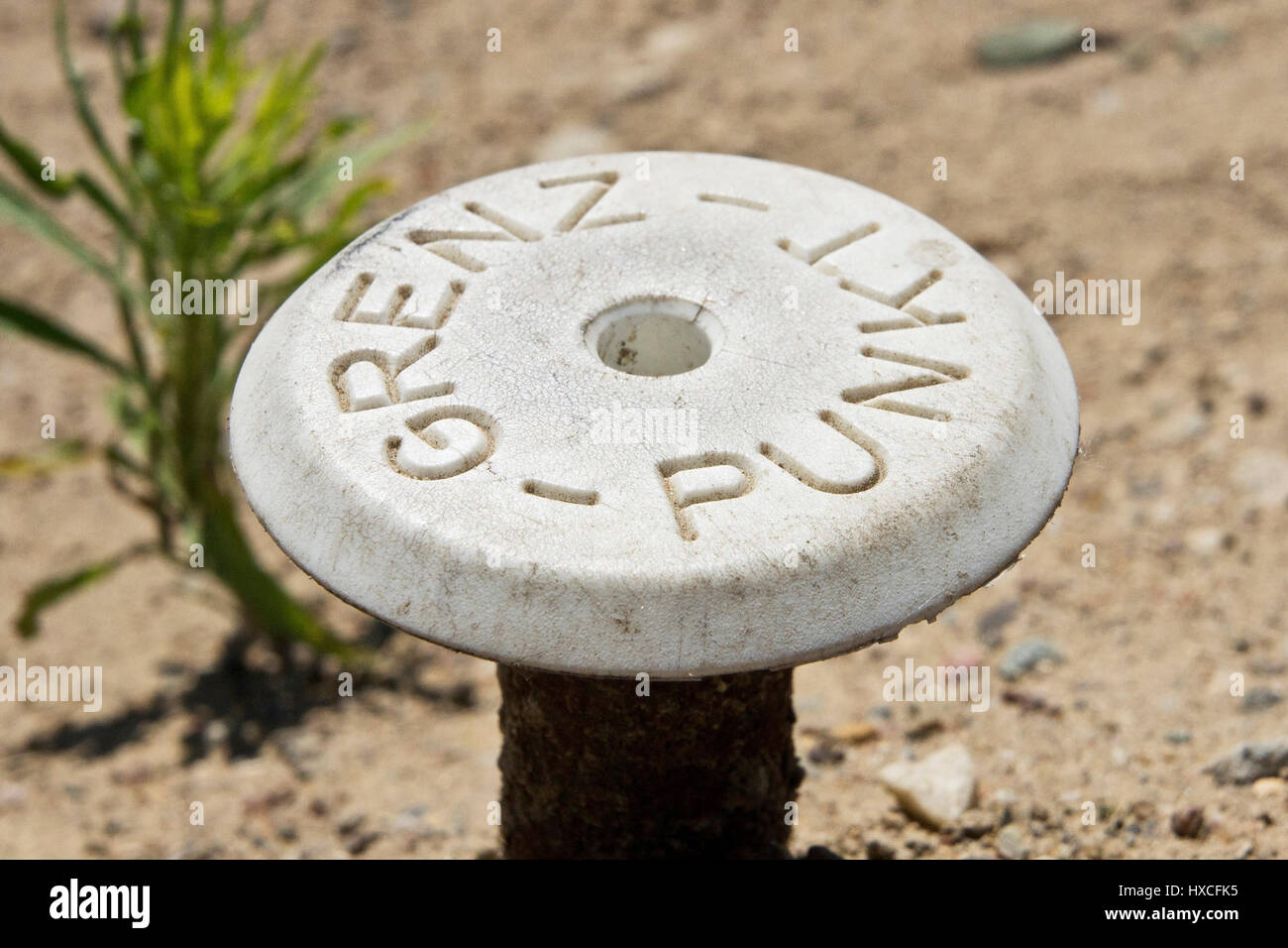 Land registry boundary hi-res stock photography and images - Alamy