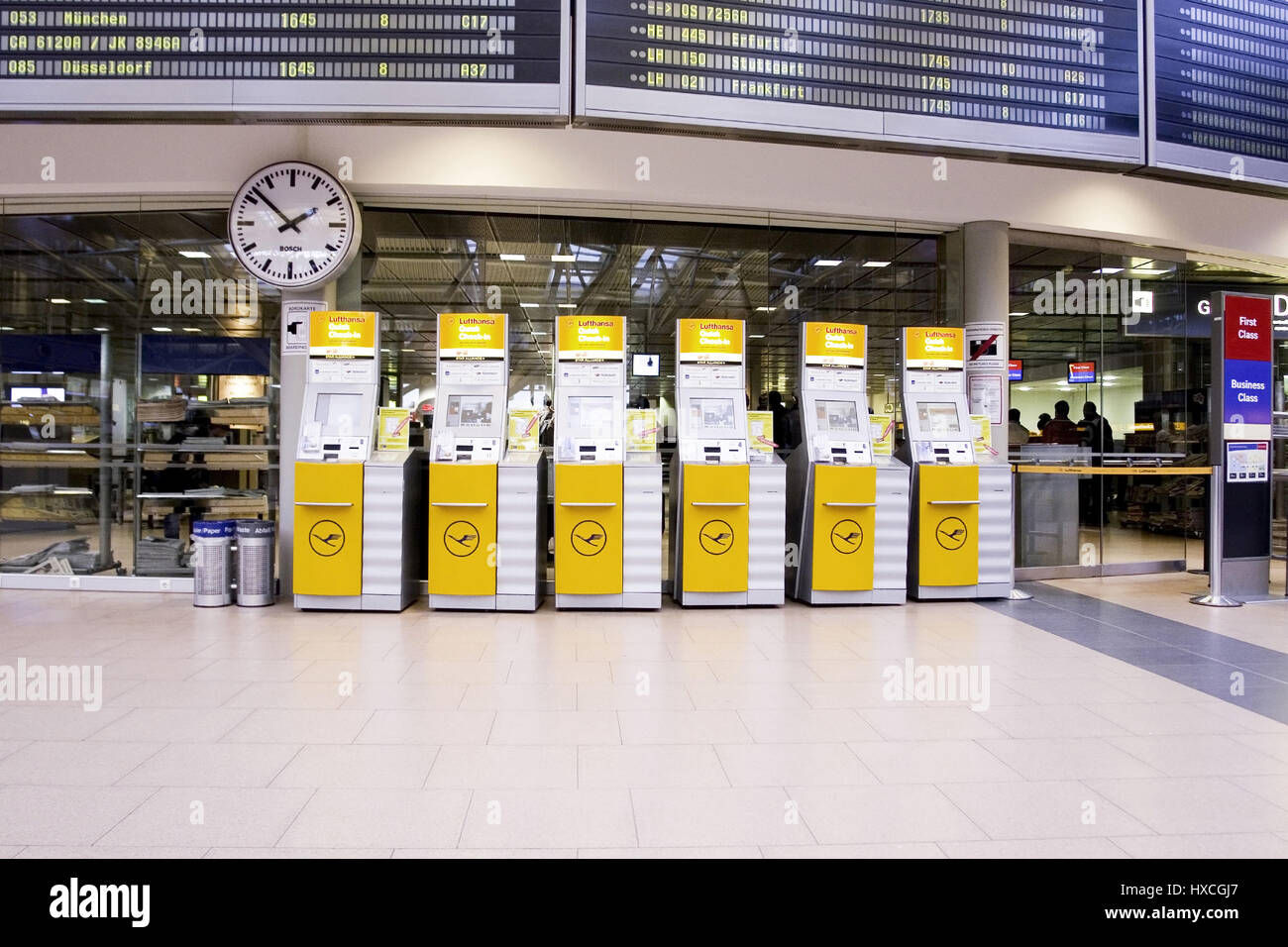 Check in terminals, Check-In Terminals Stock Photo - Alamy