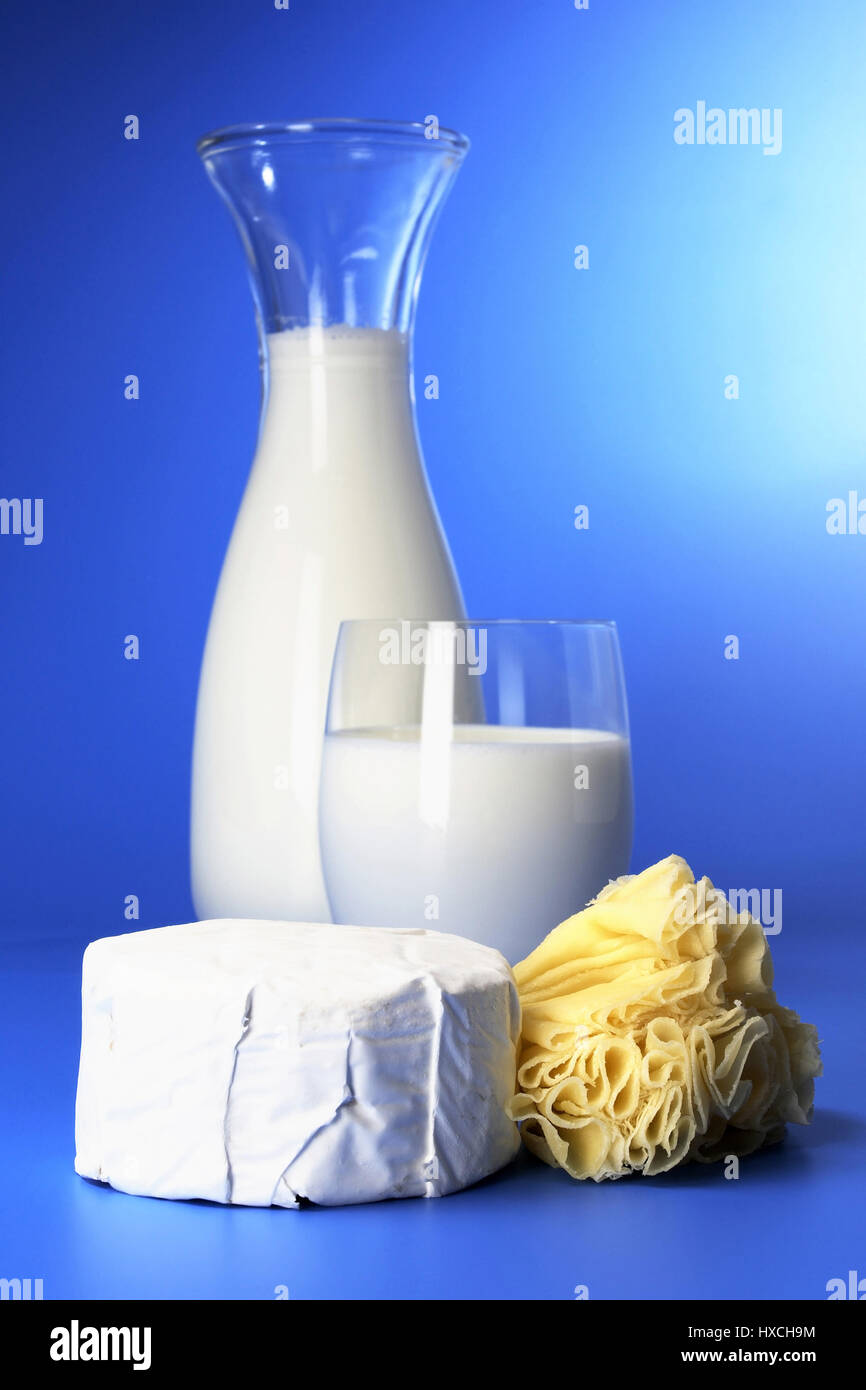 Fresh milk with cheese, Frische Milch mit Kaese Stock Photo - Alamy