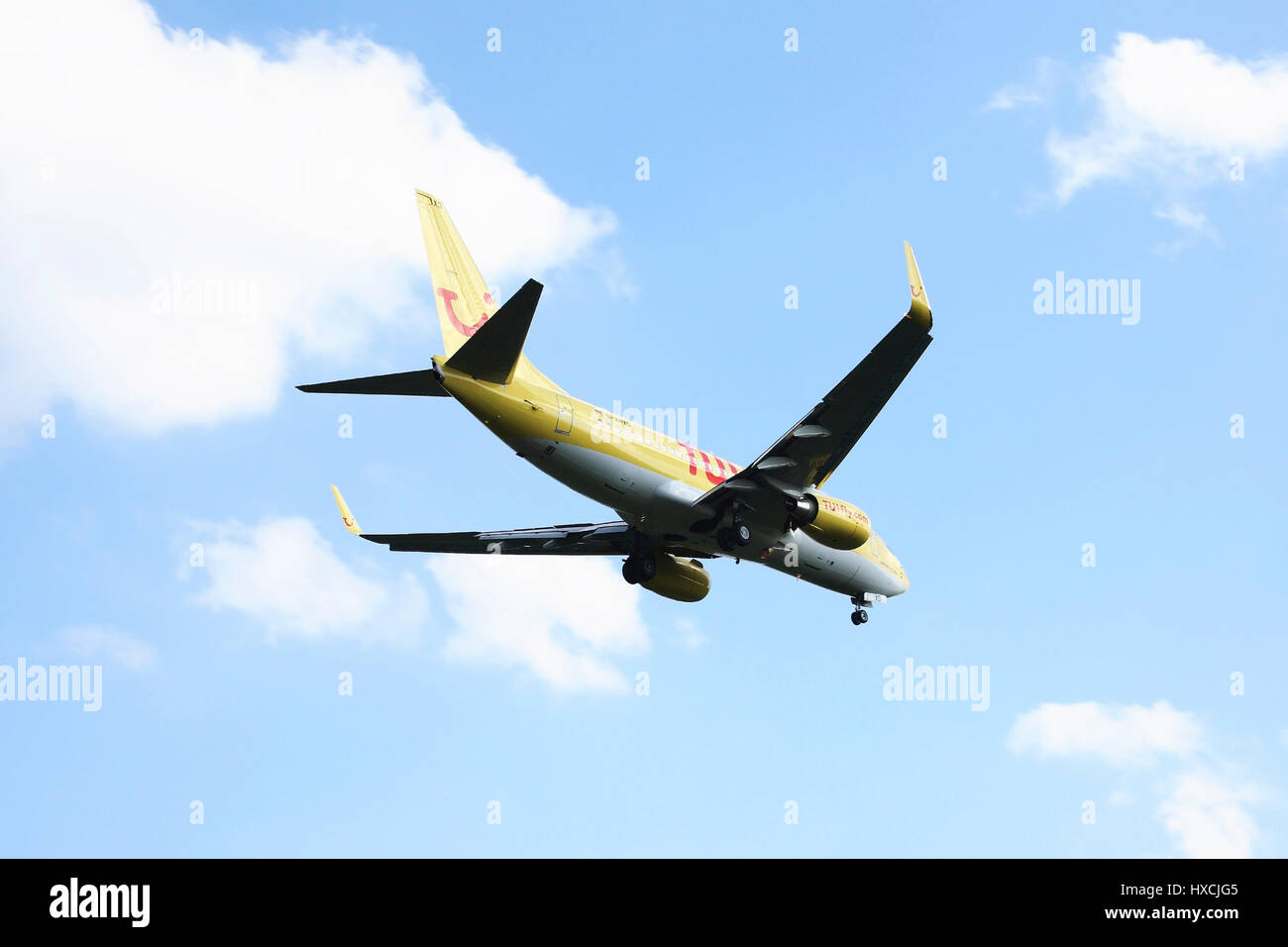 Jet of the Airline Tui Fly in the land flight, Jet der Airline Tui Fly ...