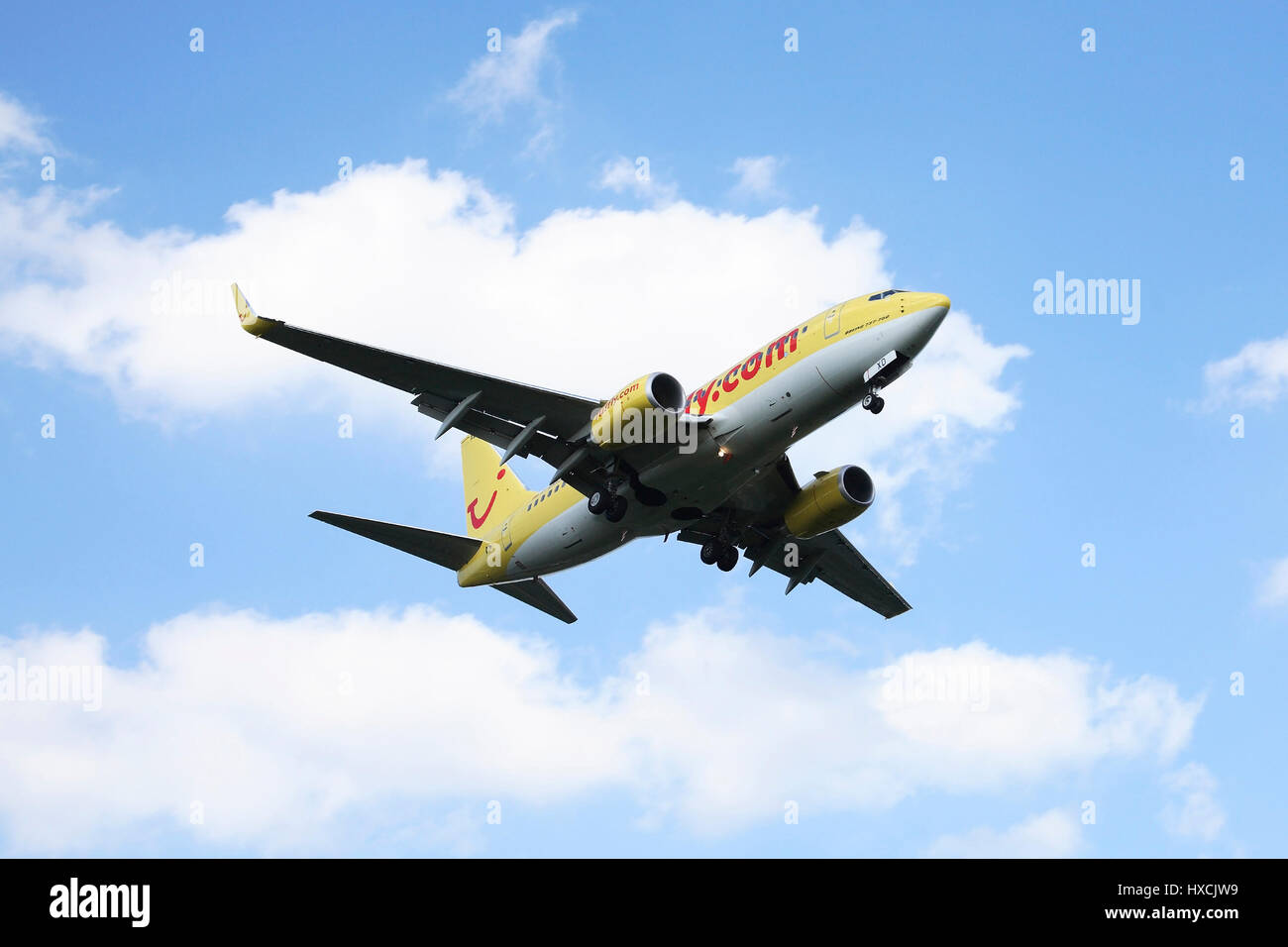 Jet of the Airline Tui Fly in the land flight, Jet der Airline Tui Fly ...