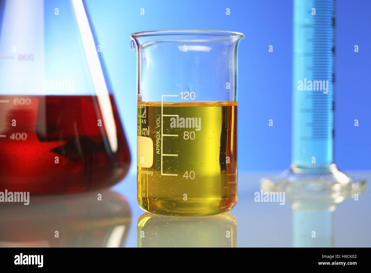 Measuring mug, Messbecher Stock Photo - Alamy