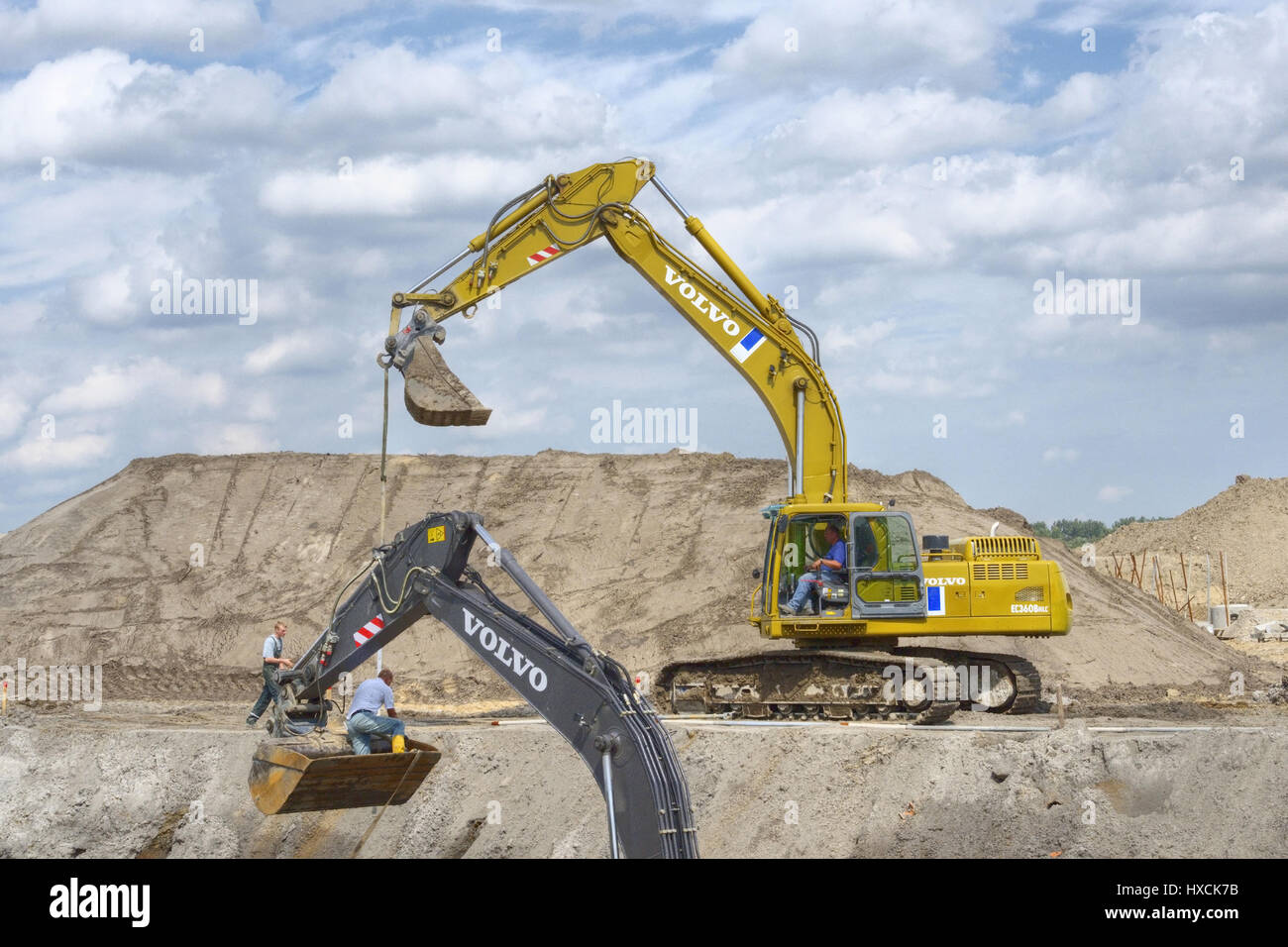 Earthworks and civil engineering hi-res stock photography and images ...