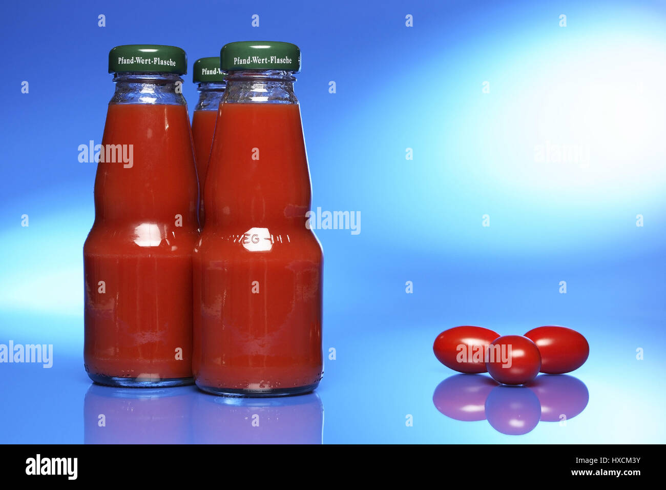 Tomato juice, Tomatensaft Stock Photo - Alamy
