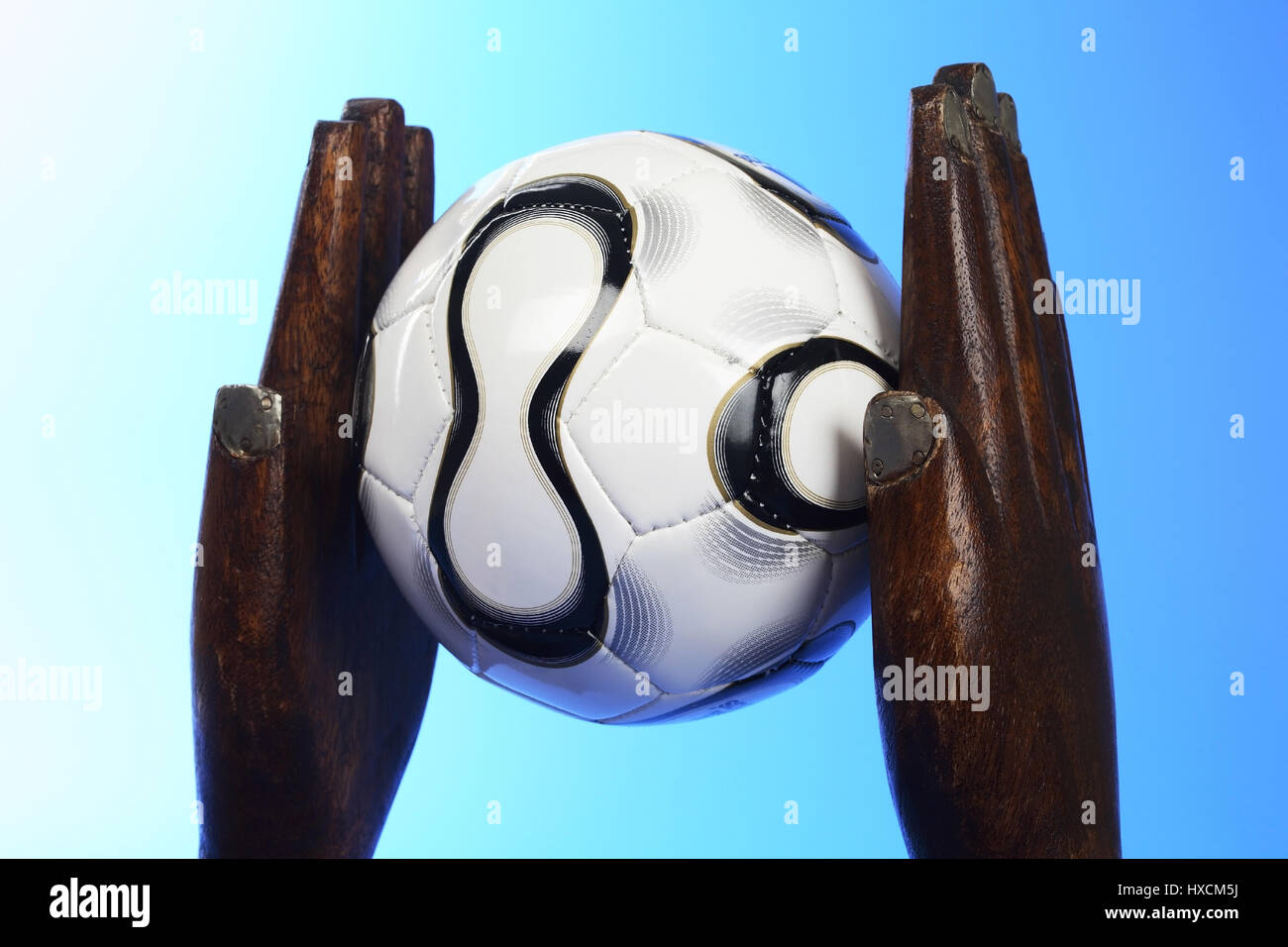 Hand hands ball fussball hi-res stock photography and images - Alamy