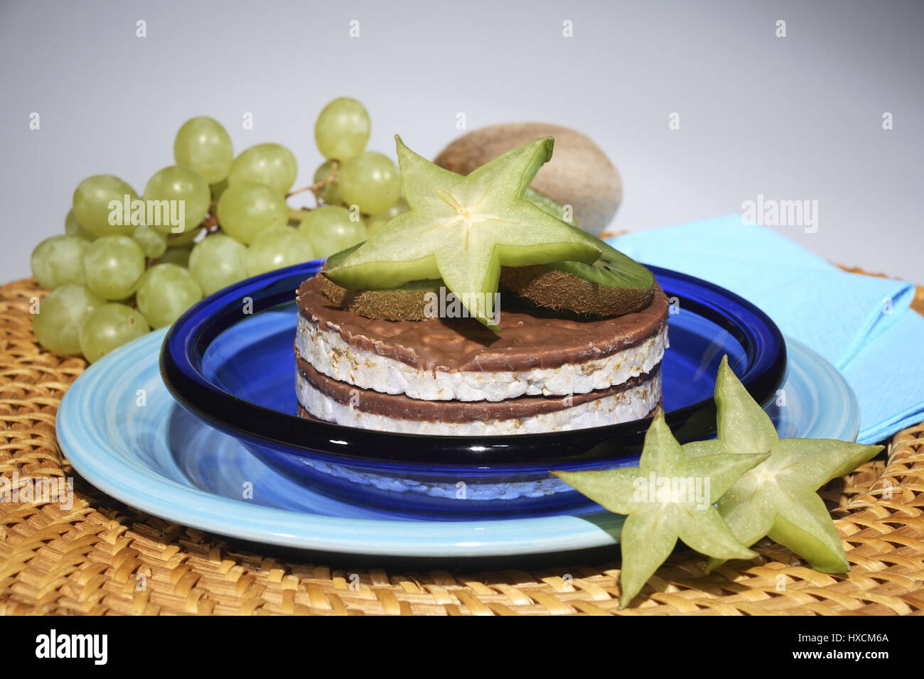 Rice waffle with fruit, Reiswaffel mit Frucht Stock Photo - Alamy