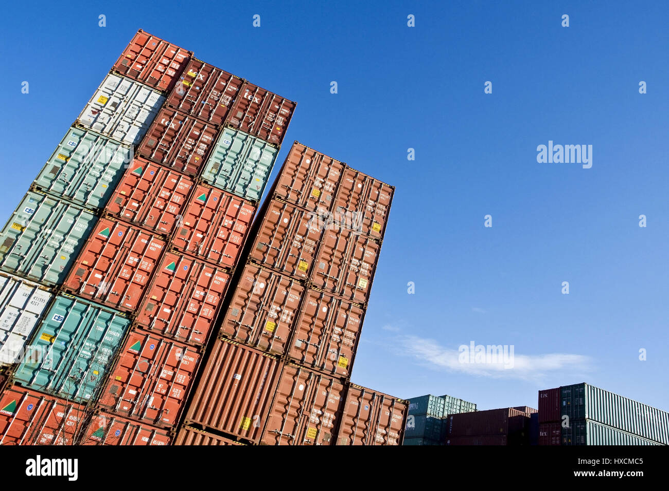 Containerstapel hi-res stock photography and images - Alamy