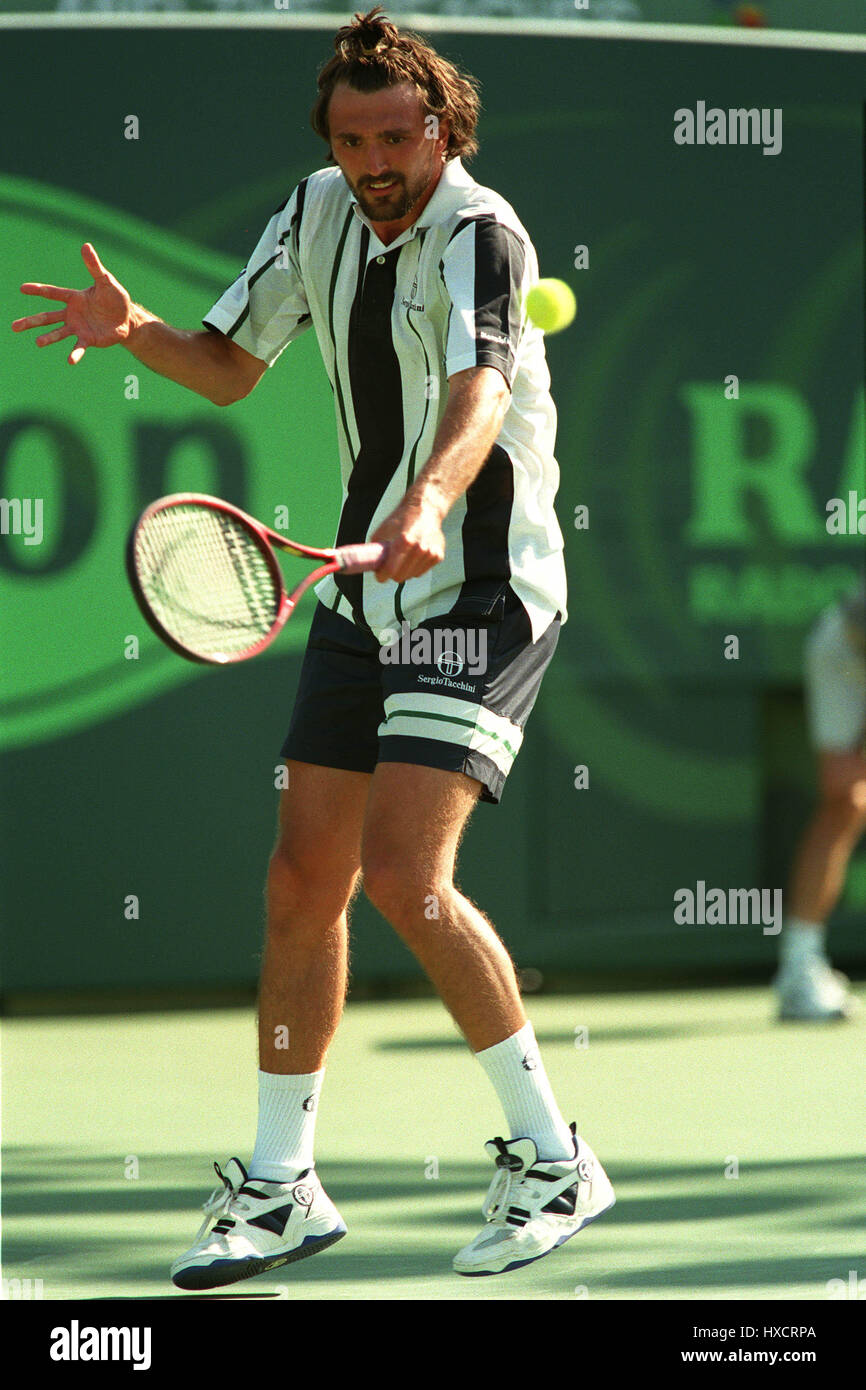 Goran ivanisevic 1998 hi-res stock photography and images - Alamy