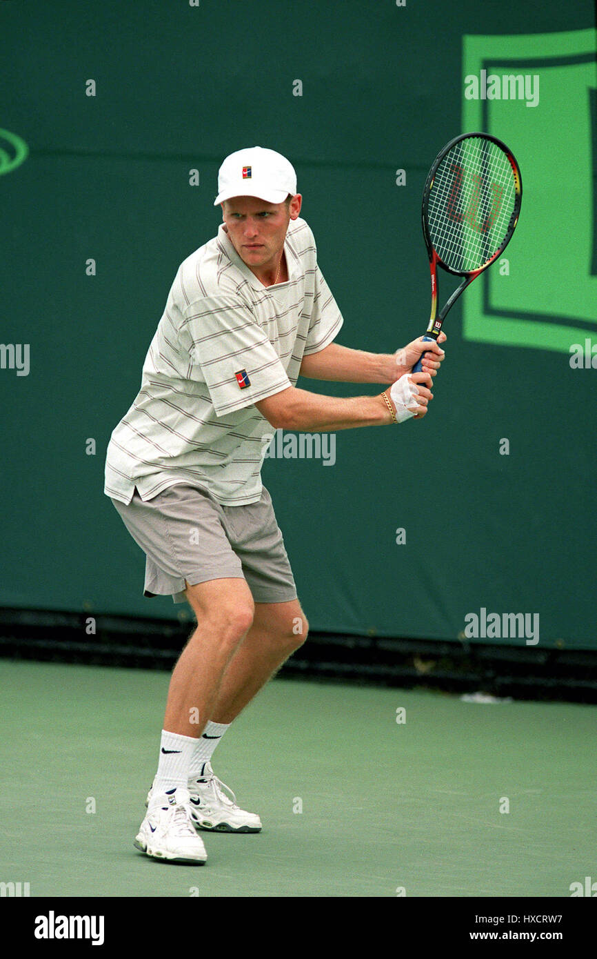 Dennis van hi-res stock photography and images - Alamy