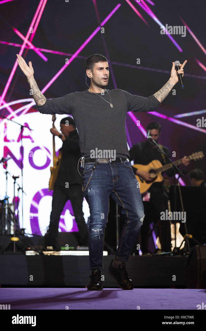 Melendi Singer High Resolution Stock Photography and Images - Alamy