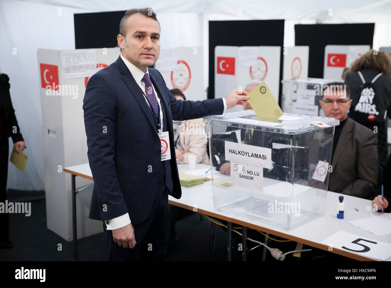 Hamburg, Germany. 27th Mar, 2017. The Turkish general consul Mehmet ...