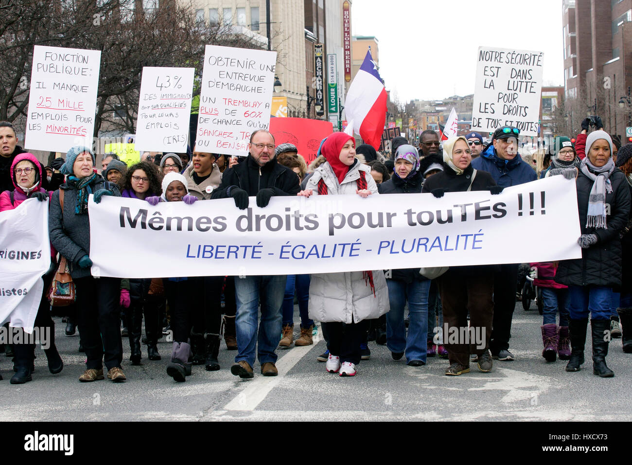 Racial equality protest hi-res stock photography and images - Alamy